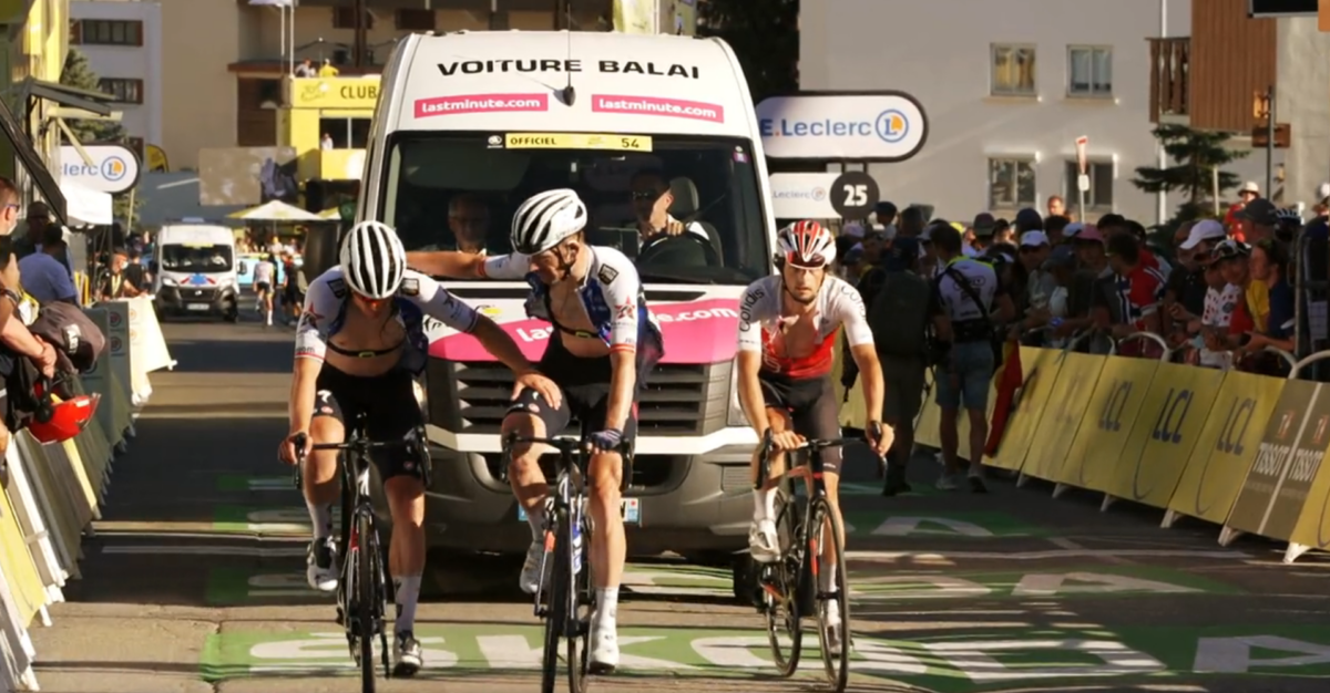 Les lanternes rouges, les (vrais) héros du Tour de France - FFL
