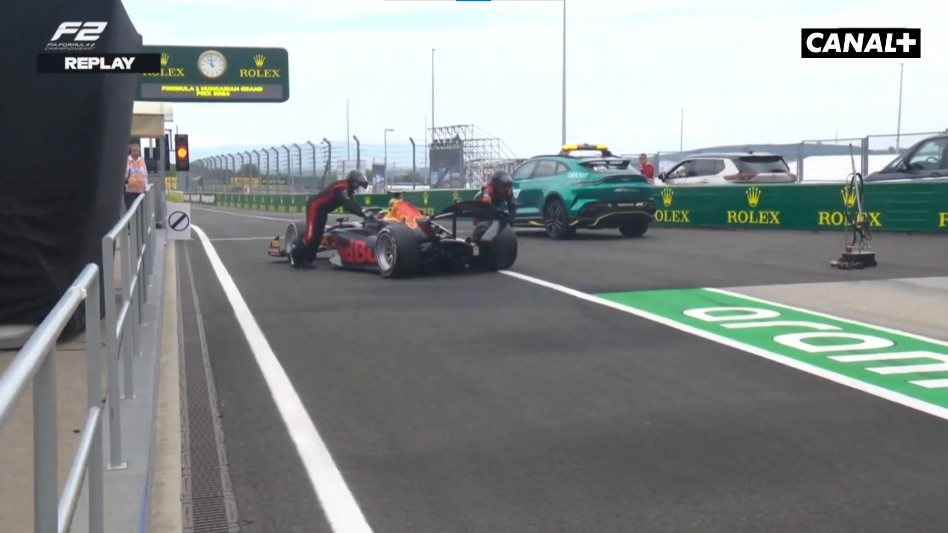 F2 | La sublime erreur qui ruine la course d'Isack Hadjar - FFL