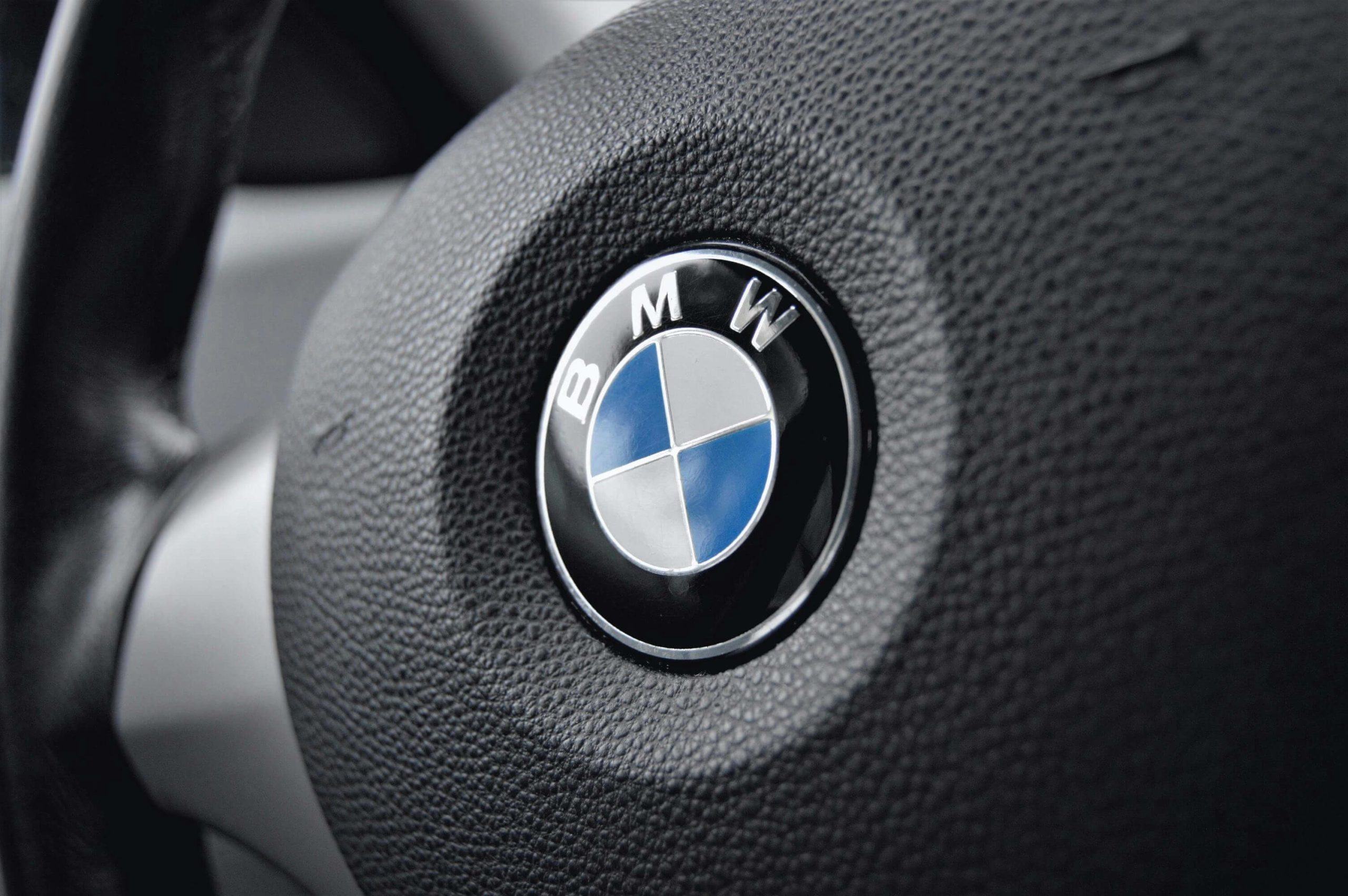 10 idées cadeau pour fan de BMW à offrir en 2026
