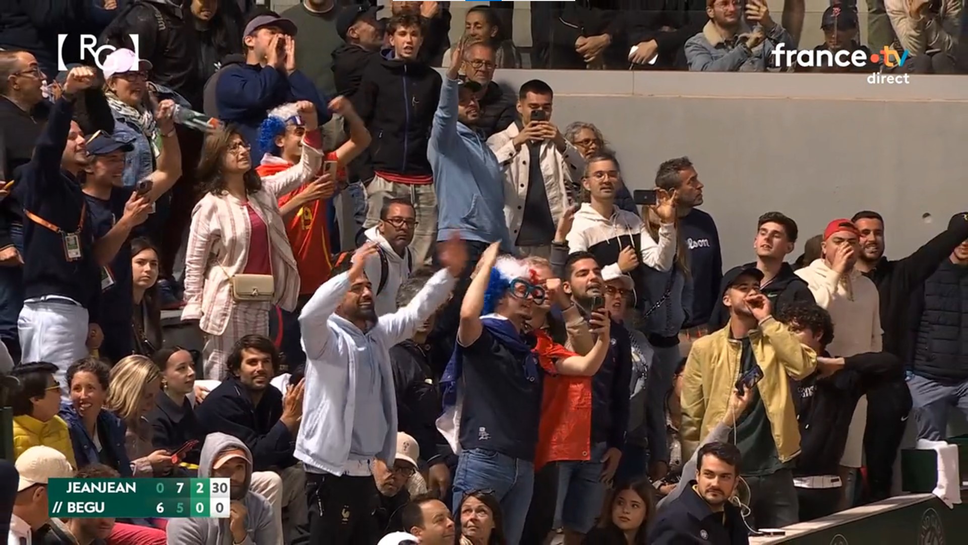 Roland-Garros | L'ambiance délirante pour le match de Léolia Jeanjean - FFL
