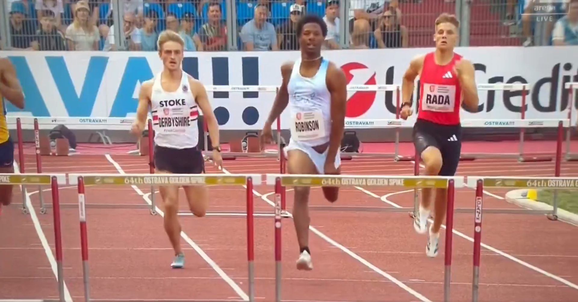 Athlétisme | L'accident improbable de Chris Robinson lors de son 400m ...