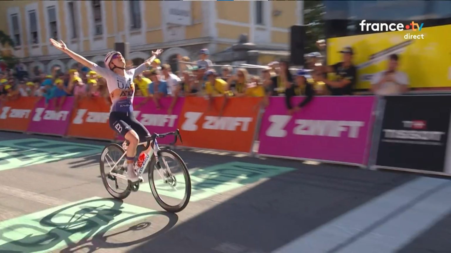 Tour de France | Le double affront inacceptable de Maëva Squiban - FFL